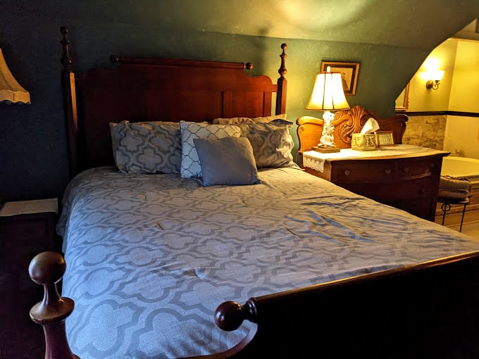 Victorian charm meets paranormal activity. At Brumder Mansion, your breakfast might come with a side of Boo-berry!