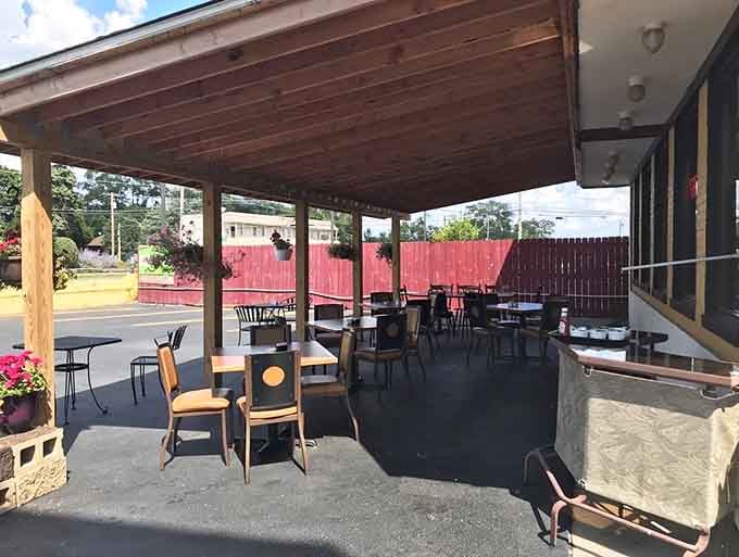 Patio seating extends the dining experience outdoors when Illinois weather decides to cooperate beautifully.