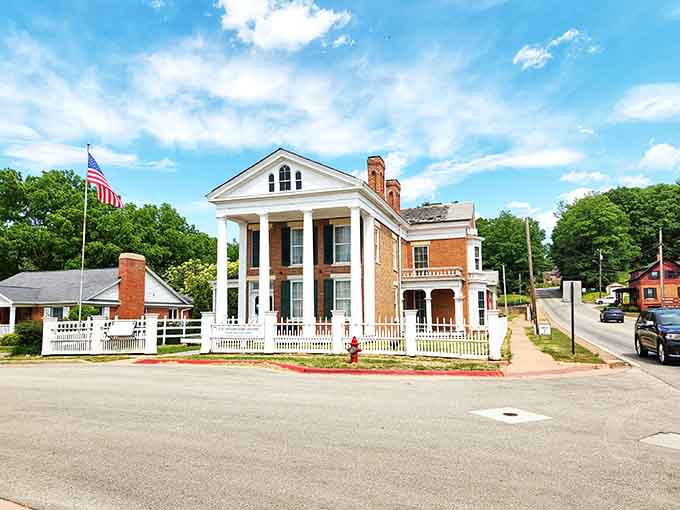 Washburne House stands as proof that Greek Revival architecture and Midwestern practicality can coexist beautifully.