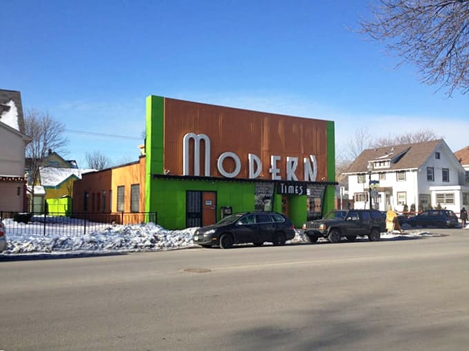 The whole package comes together beautifully, from that unforgettable green facade to the promise of exceptional food waiting just beyond that door.