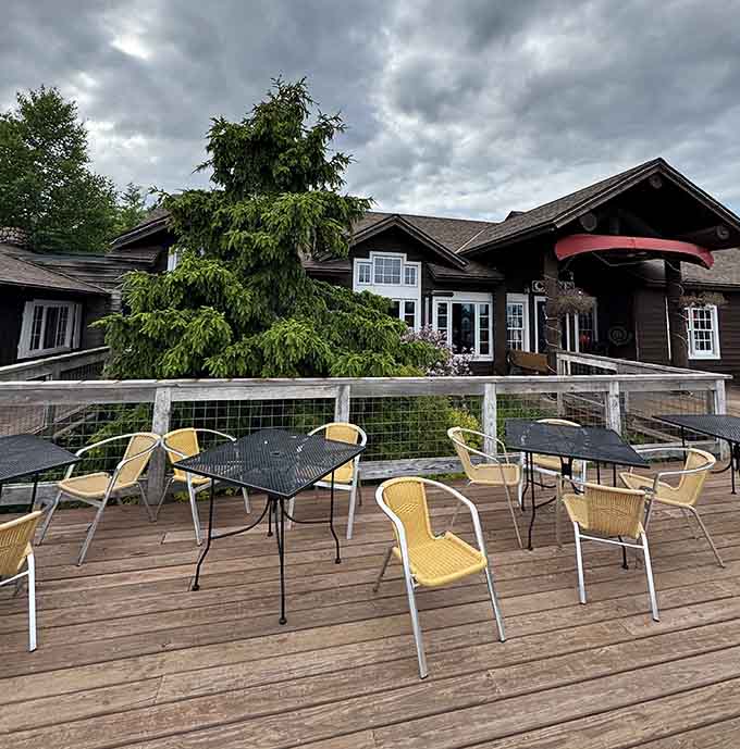 Outdoor seating for those perfect Minnesota summer days when eating pie in the sunshine feels like winning the lottery.