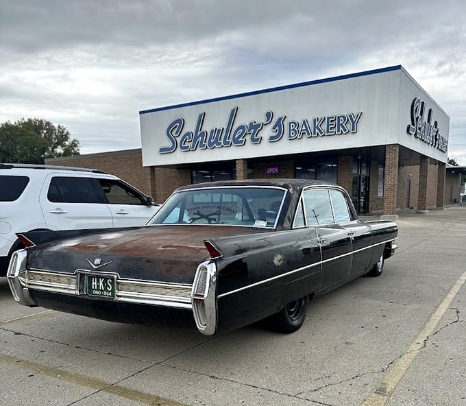 Even the parking lot has character, with vintage cars occasionally stopping by to pick up treats that are just as timeless.