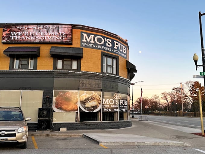 A slice of Escanaba heaven. Mo's Pub isn't just on the map, it is the map for food lovers.