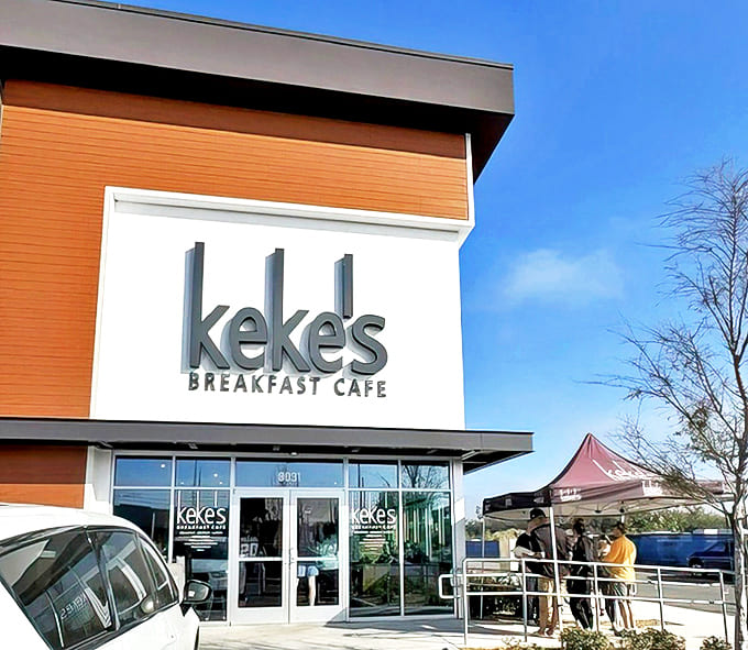 The welcoming entrance promises breakfast nirvana &ndash; just steps away from the parking lot to pancake paradise.