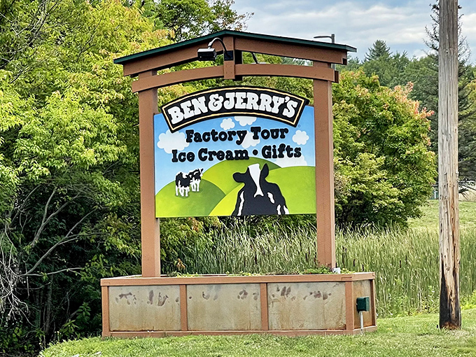 The welcoming sign promises three essential experiences: Factory Tour, Ice Cream, and Gifts&mdash;a trinity of delights for visitors.