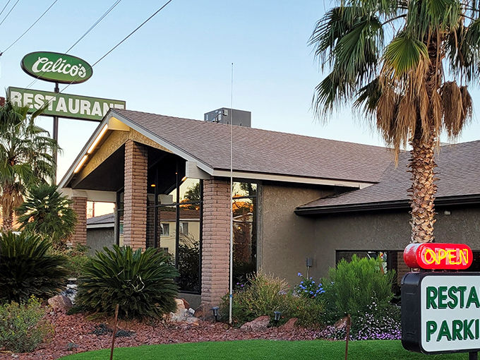 Calico's iconic sign has become a landmark for hungry travelers, promising comfort food that lives up to the hype.
