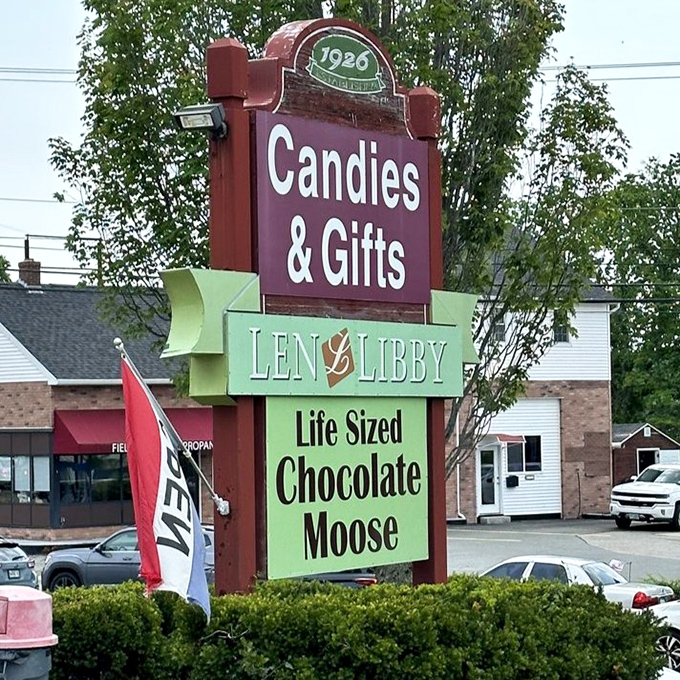 The iconic roadside sign that's been guiding chocolate pilgrims to sweet salvation since 1926 &ndash; a beacon of deliciousness on Route 1.