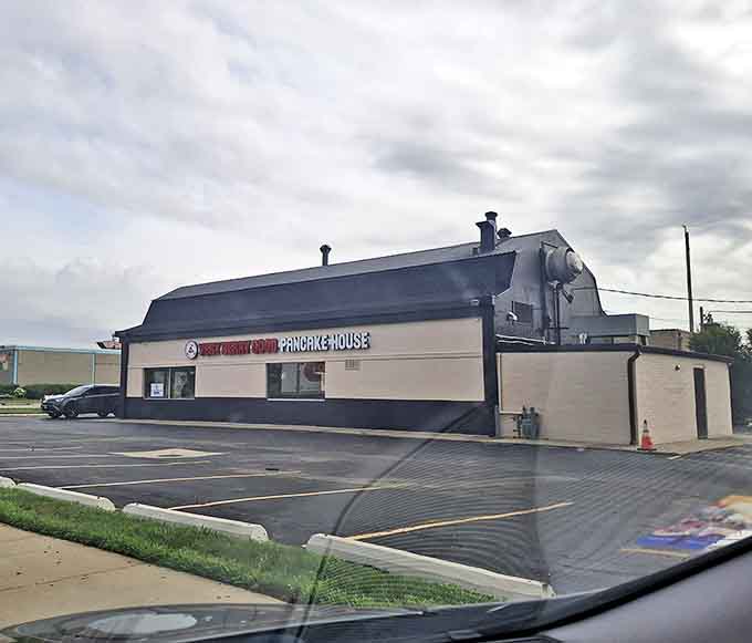 Wide Parking Area: Because nothing ruins a breakfast mood faster than circling for parking &ndash; this spacious lot ensures a stress-free arrival.