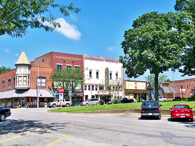 Who needs a time machine? Greenville's historic district transports you to a bygone era, complete with charming storefronts and vintage vibes.