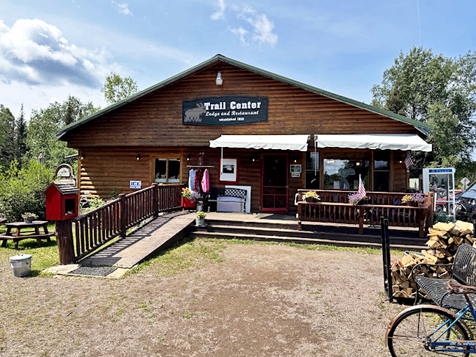 Rustic charm meets pancake paradise! This log cabin hideaway serves up flapjacks as vast as the Minnesota wilderness.