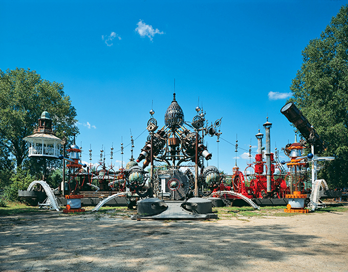 Sci-fi meets scrapyard in this metallic wonderland. It's like Transformers decided to have a family reunion in Wisconsin!