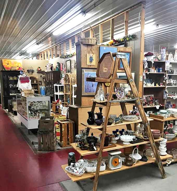 Step inside and prepare for sensory overload – aisles wind through hundreds of vendor booths, each telling its own story through carefully curated collections.