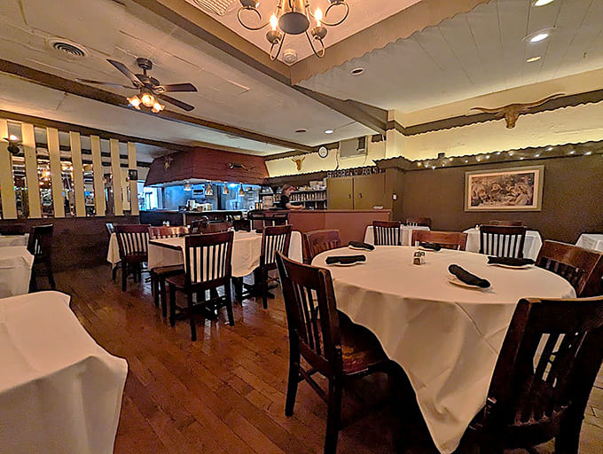 White tablecloths and warm lighting create the perfect setting for celebrations, date nights, or just treating yourself to dinner done right.