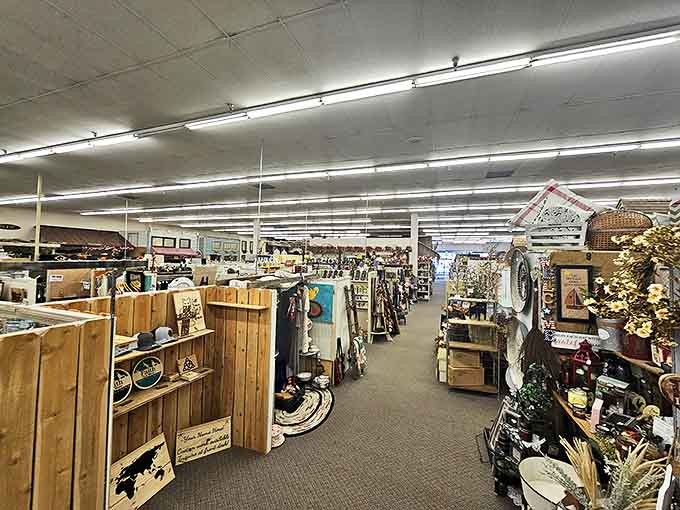 Choose from a variety of juicy burgers, classic hot dogs, and crispy sharables on this extensive, mouthwatering menu.