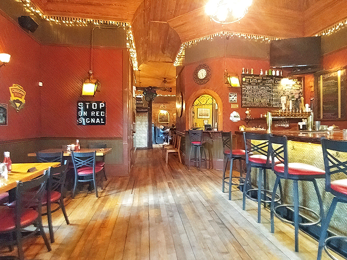 Step into a time machine of taste! This cozy dining room blends vintage charm with modern comfort, serving up a feast for both eyes and appetite. 