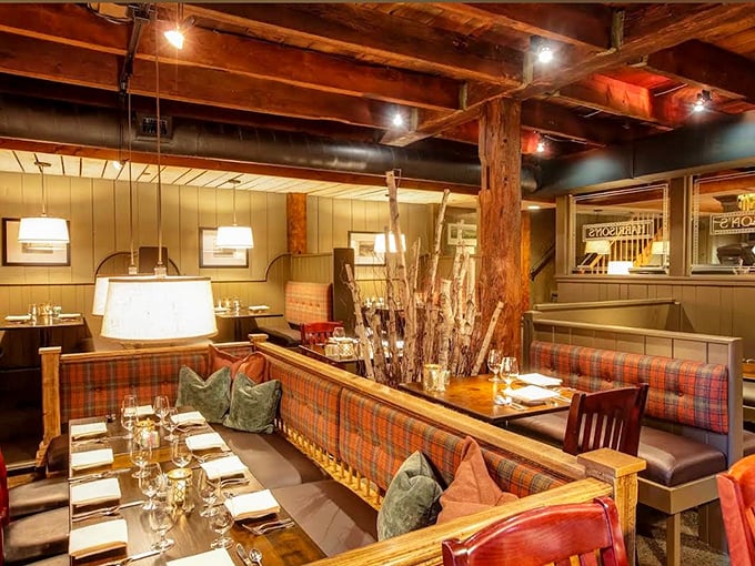 Plaid-upholstered booths and exposed wooden beams create that perfect Vermont vibe &ndash; like dining in a luxurious cabin built by gourmet-loving lumberjacks.