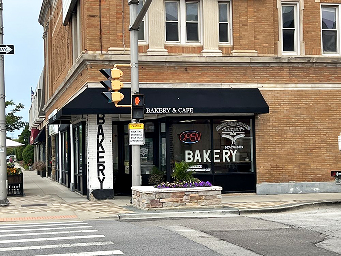 This corner bakery is the neighborhood&rsquo;s best-kept secret&mdash;until now. Free parking? Now they&rsquo;re just spoiling us.