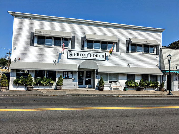 Where musical notes and seafood aromas blend perfectly in this white-clapboard haven for food lovers and melody seekers alike.