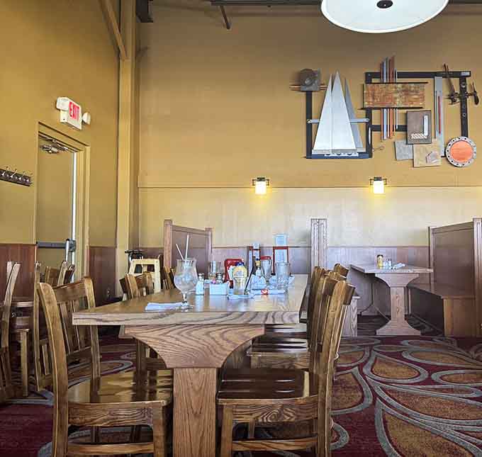 Classic Americana comes alive at the counter &ndash; those red stools aren't just seats, they're front-row tickets to breakfast theater.