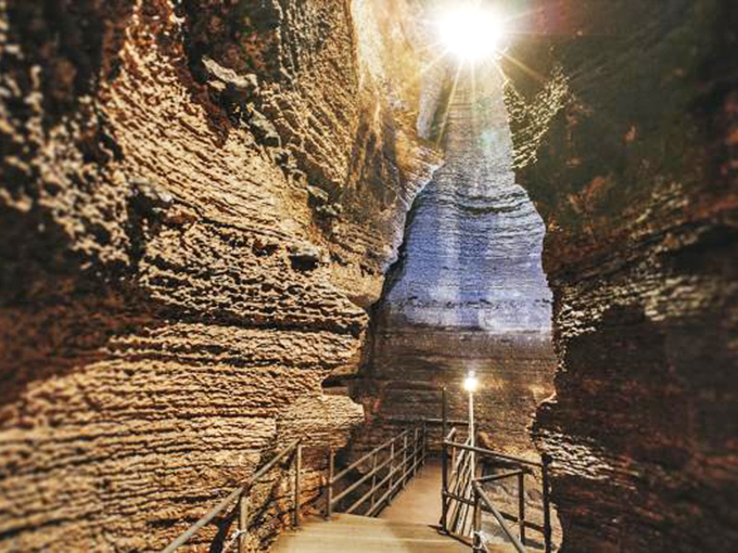 Indiana Jones, eat your heart out! This underground passageway looks like the set of a blockbuster adventure movie.