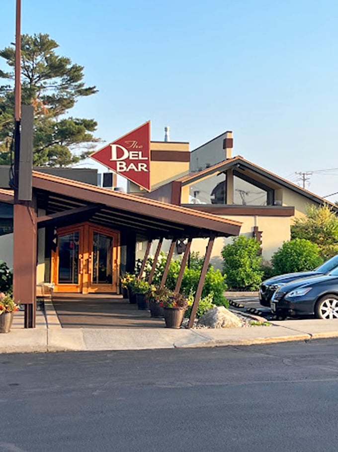 Prime steaks and seafood? You bet! This sign's been luring hungry travelers since "I Love Lucy" was must-see TV.