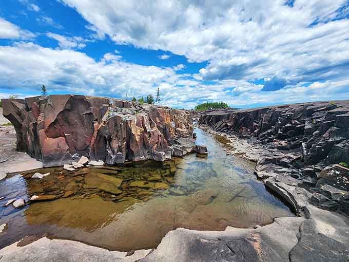 Artist's Point lives up to its name with rocky drama that's inspired countless paintings and even more Instagram posts from visitors.
