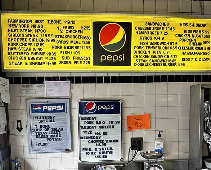Those yellow menu boards tell the whole delicious story, from T-bones to the legendary gyros everyone drives hours to taste.