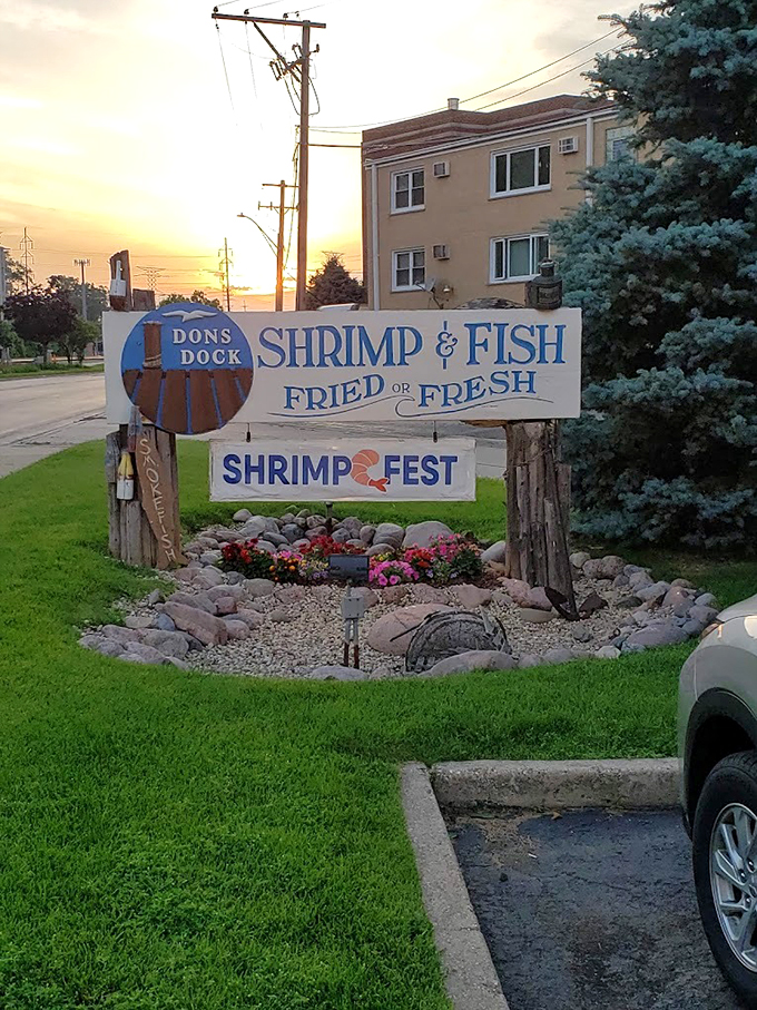 "Shrimp & Fish - Fried or Fresh": A choose-your-own-adventure where every path leads to deliciousness. Let the feast begin!