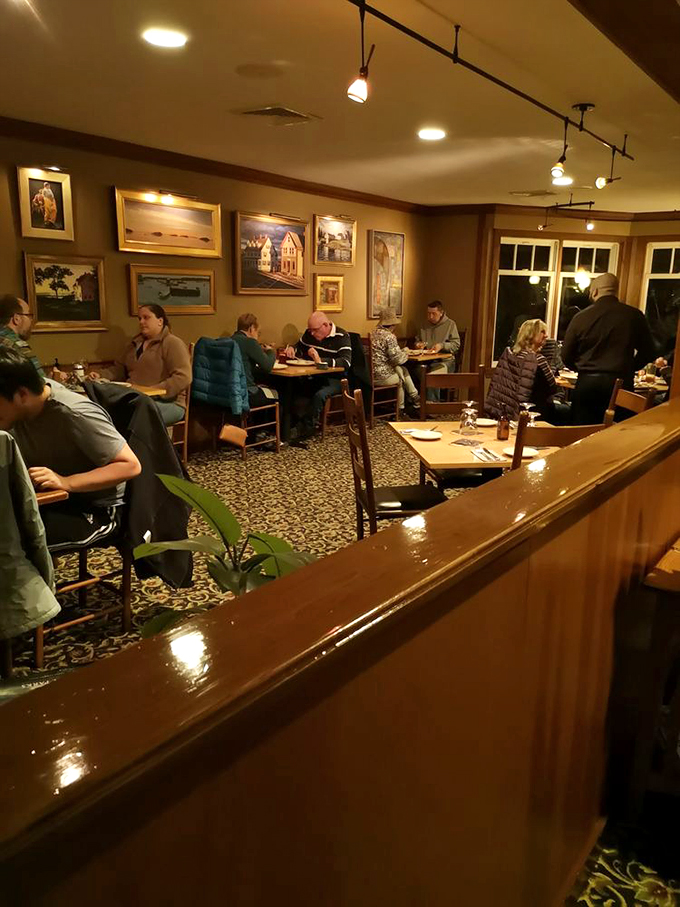 Dinner and a show! Watch boats bob in the harbor as you dine, it's like 'Deadliest Catch' meets 'Top Chef' &ndash; minus the drama, plus the deliciousness.