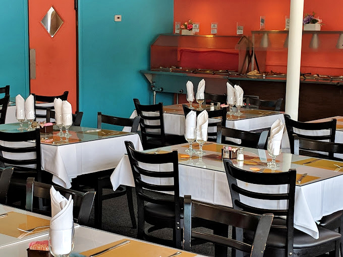 Forget the Packers' end zone - this is the real field of dreams! Tandoor's dining room: where hunger meets its match.