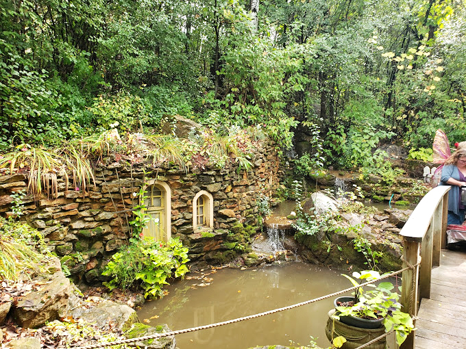 Huzzah! Where else can you munch on a turkey leg while watching knights joust? It's Medieval Times meets State Fair, with better costumes.