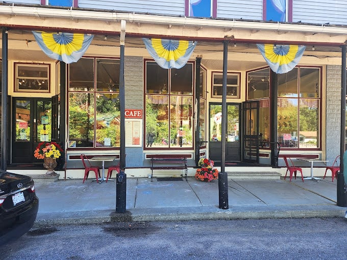 Pie perfection found! This quaint storefront boldly claims to be America's best pie shop, and your taste buds might just agree.