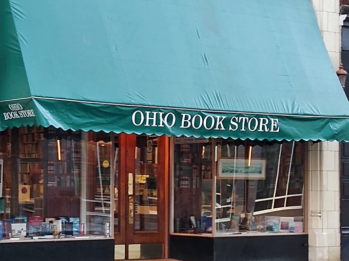 Five floors of literary heaven! This historic building is a time machine for book lovers.