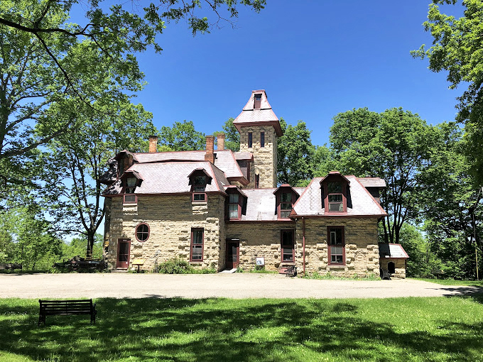 Double the castles, double the fun! These twin 19th-century mansions are like architectural siblings, each with its own personality.