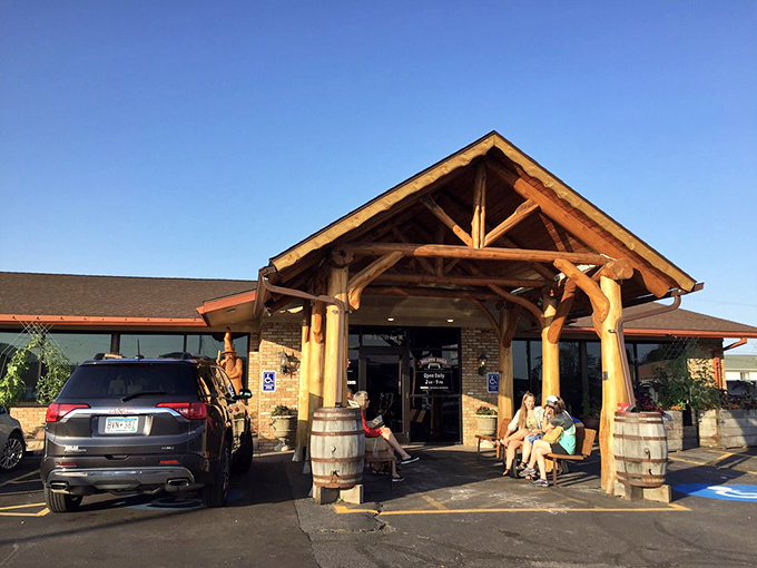 Rustic-chic meets eco-friendly eats. The pancakes here are so fresh, they might have been flour just moments ago.