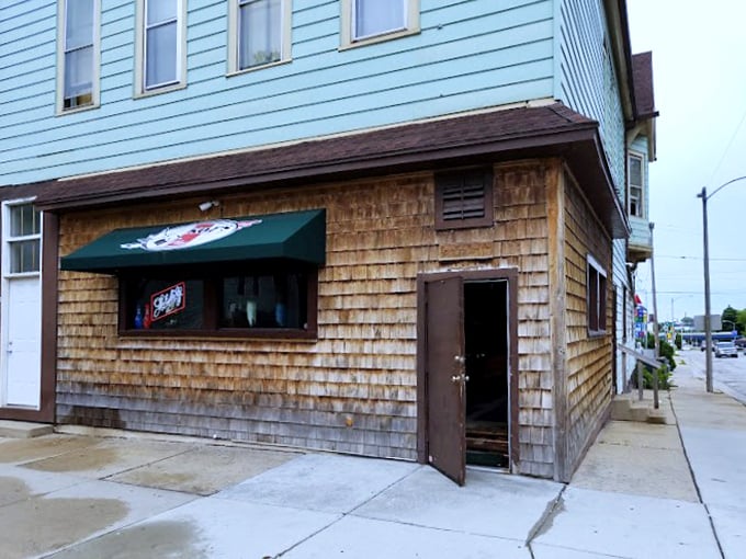 Part bar, part time machine, all fun. Koz's mini lanes are the perfect recipe for big laughs and friendly competition.