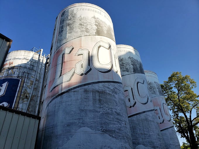 Hoppy days are here again! This colossal six-pack proves that Wisconsin takes its beer seriously. It's a monument to malt magic!