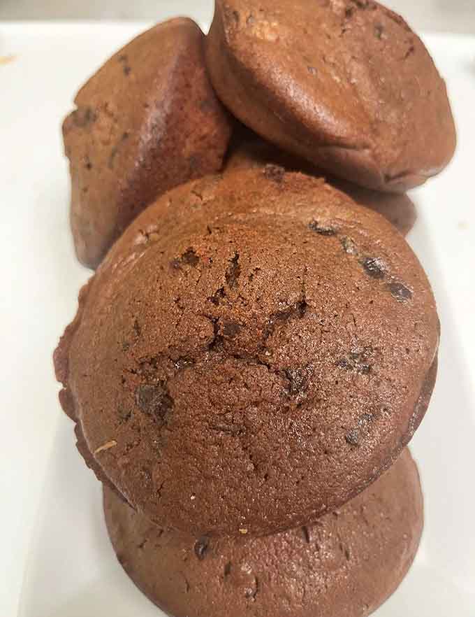 Behold the coffee cake that launched a thousand return visits and inspired countless diet postponements.