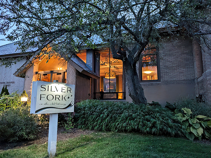 As dusk falls, the Silver Fork beckons like a culinary lighthouse. Prepare to be guided to flavor paradise!