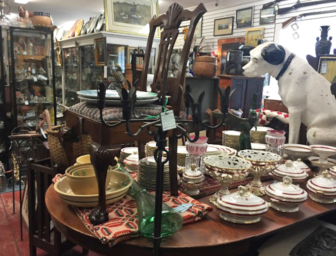 From delicate china to sturdy serving pieces, this collection could make any vintage kitchen enthusiast weak in the knees.