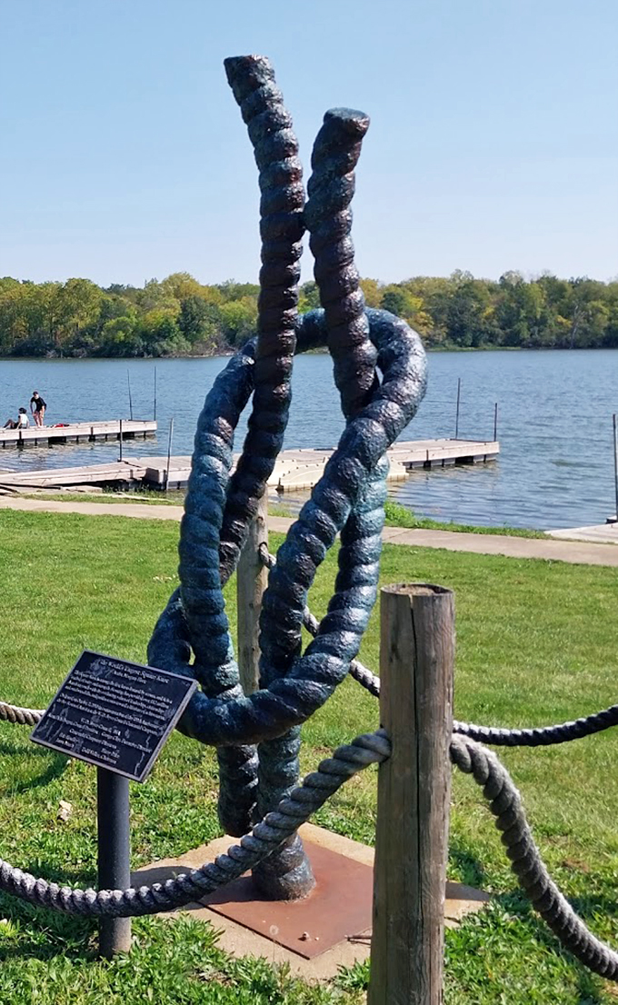 Like a giant's attempt at basic knot-tying, this sculptural marvel transforms simple rope work into something extraordinary.