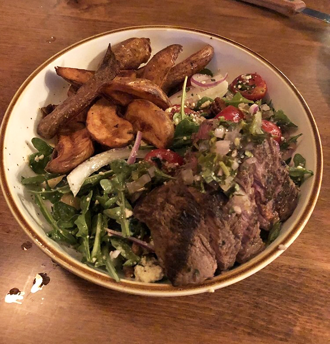 Florida-raised sirloin lounging on gingered corn purée with crispy fingerlings standing guard – a plate worth relocating for.
