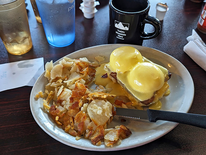 Eggs Benedict gets the royal treatment here. That hollandaise sauce? Liquid gold that will make you weak in the knees.