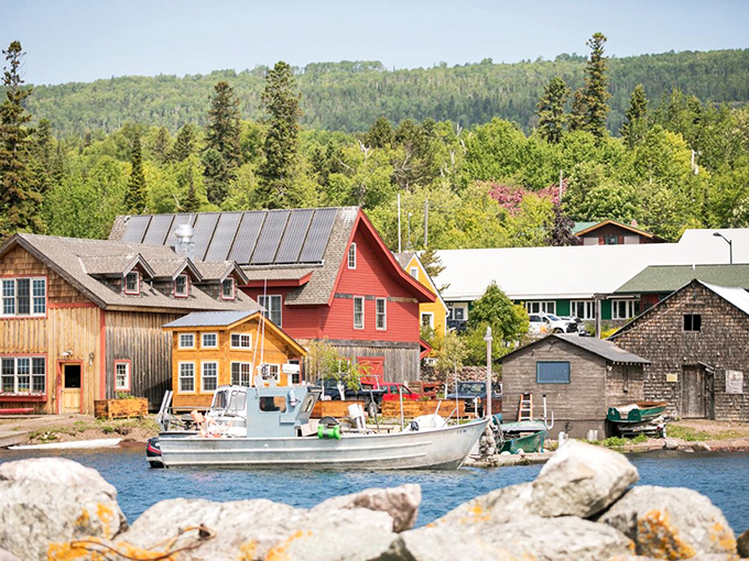 Lake Superior's crown jewel! Grand Marais serves up art, nature, and views that'll make your camera swoon.