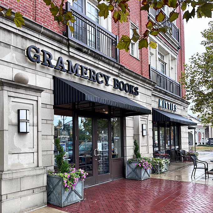 Sleek and modern, Gramercy Books is where literature meets contemporary style. It's the cool kid of bookstores! 