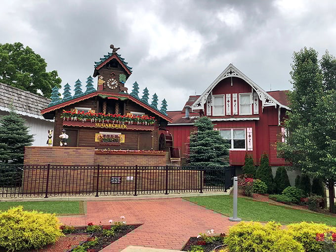Time flies when you're having fun, but in Sugarcreek, it dances too! This 23-foot-tall, 24-foot-wide behemoth of a timepiece puts on a show every half hour. It's like someone took a normal cuckoo clock and fed it steroids and lederhosen.