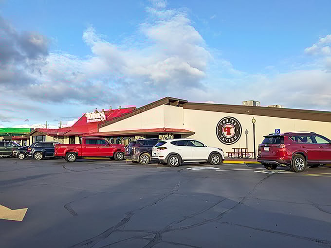 Where cinnamon rolls are king, but pies steal the show! Tobies is proof that good things come to those who brake for baked goods.