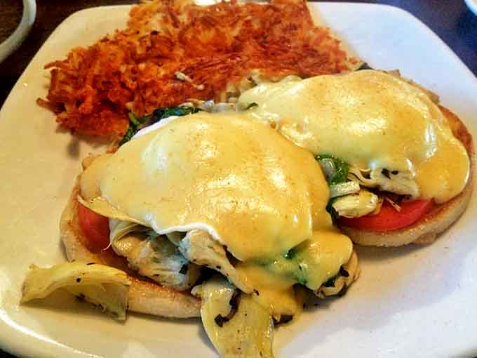 Eggs Benedict With Hash Browns: Morning royalty arrives with a crispy crown of hash browns – the unsung hero deserving its own standing ovation.