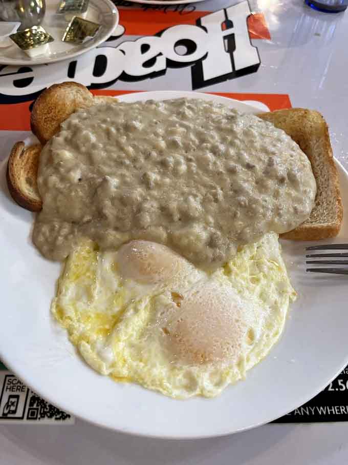 Creamed ground beef on toast is pure Midwest comfort food that your taste buds didn't know they were missing until right now.