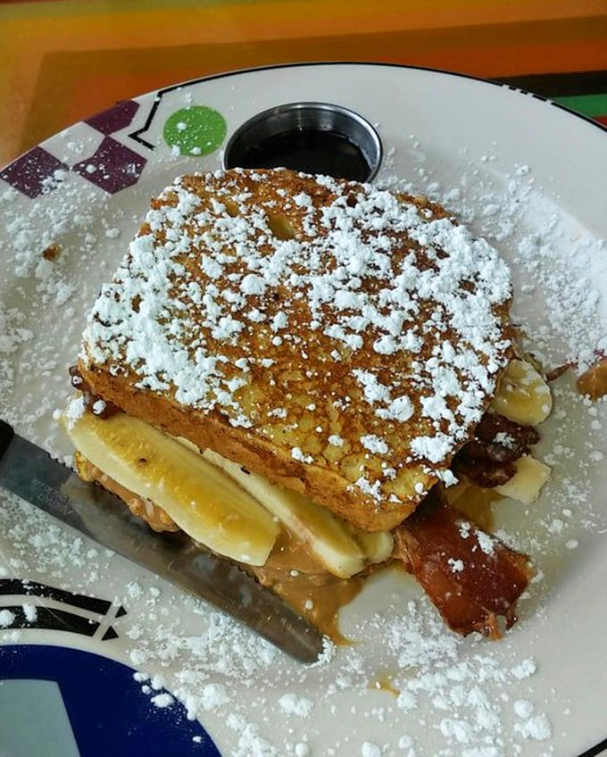 The Elvis knew what he was doing with that banana situation, and this French toast pays proper tribute to the King's legendary taste.